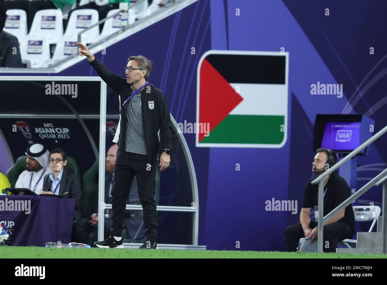 AL RAYYAN, QATAR - JANUARY 14: Head coach Amir Ghalenoei of Iran during ...