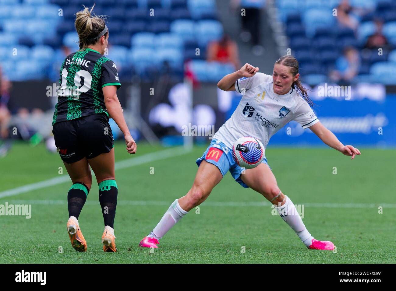 Sydney, Australia. 14th Jan, 2024. Aideen Keane of Sydney FC blocks the ...