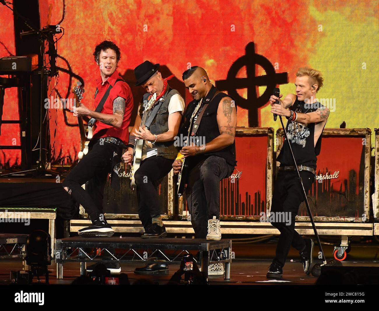 Sum 41 - Jason McCaslin, Tom Thacker, Dave Baksh and Deryck Whibley ...