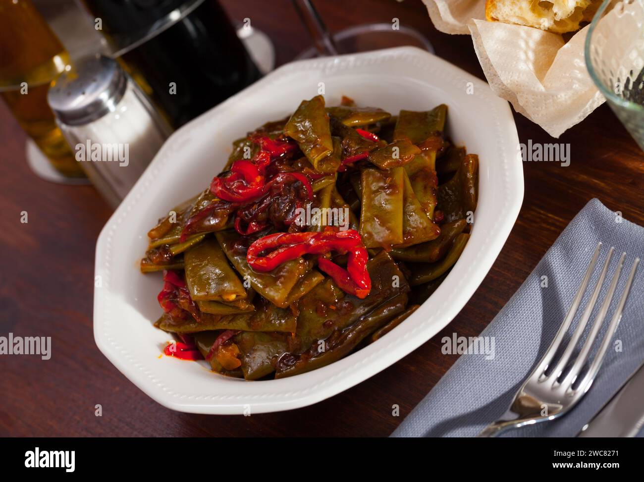 Stewed green beans bell hi-res stock photography and images - Alamy
