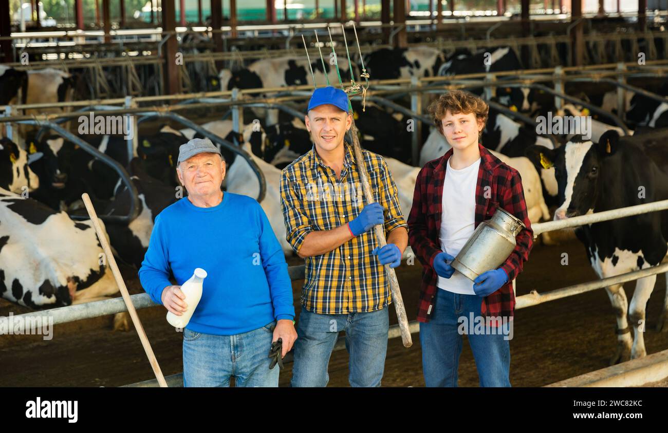 Elderly young farmers working hi-res stock photography and images - Alamy