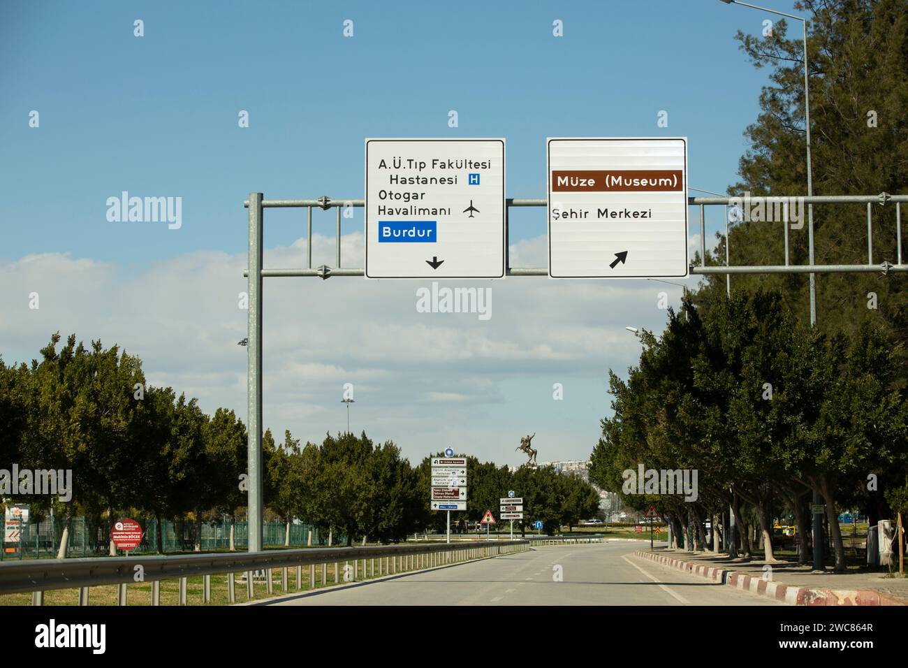 Route 2020 sign hi-res stock photography and images - Alamy