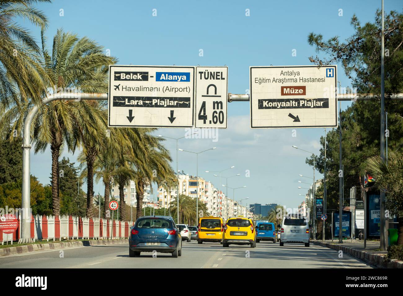 Antalya/Turkey - 03/11/2020: City road signs in Turkey Stock Photo - Alamy