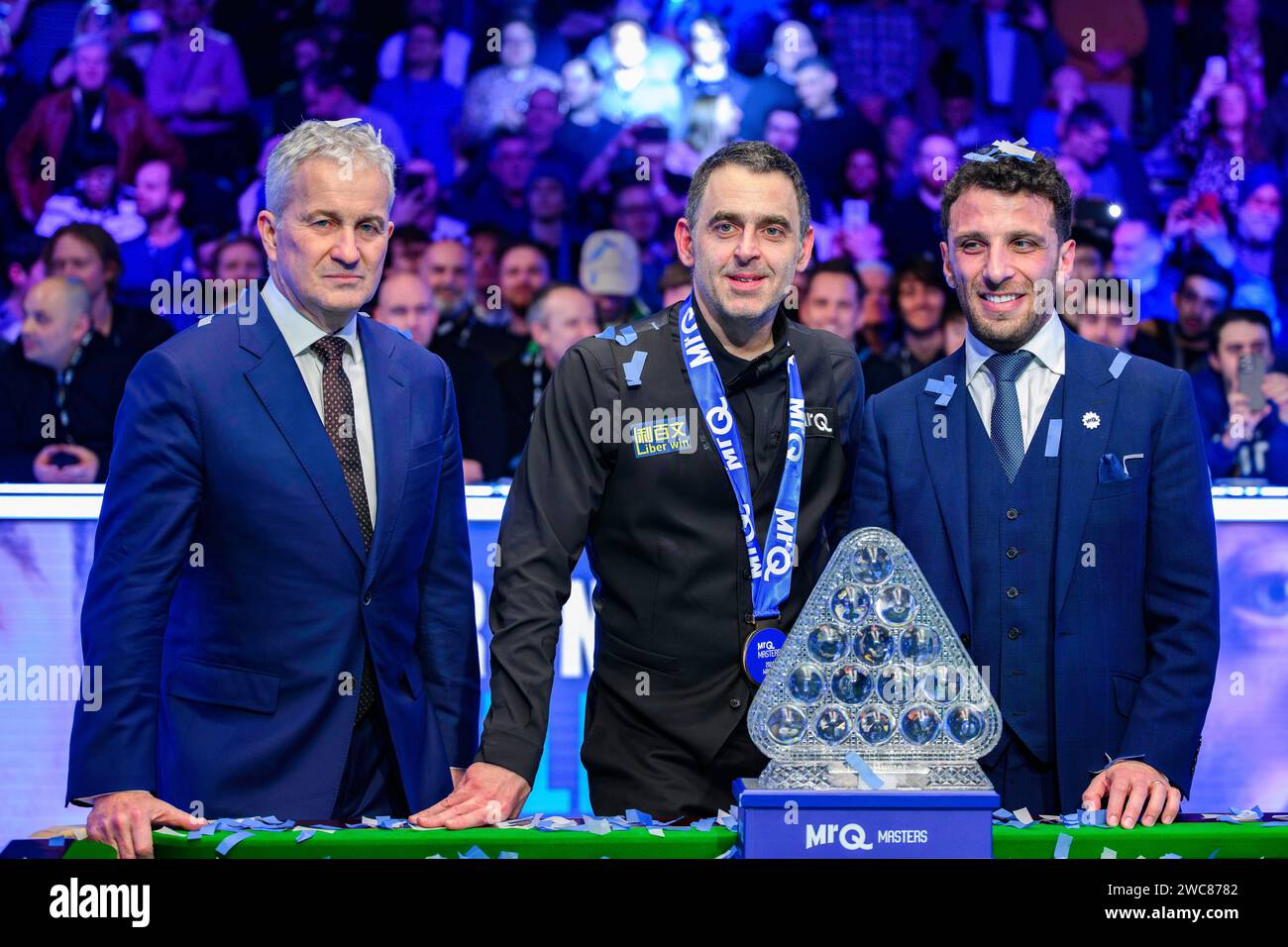 LONDON, UNITED KINGDOM. 14th Jan, 2024. Ronnie O’Sullivan (centre) won ...