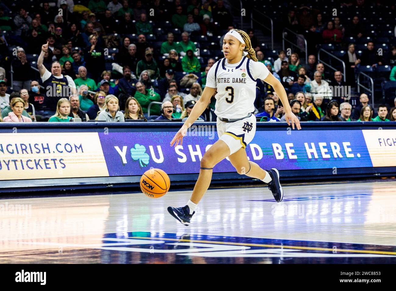 South Bend, Indiana, USA. 14th Jan, 2024. Notre Dame guard Hannah Hidalgo (3) drives to the ...