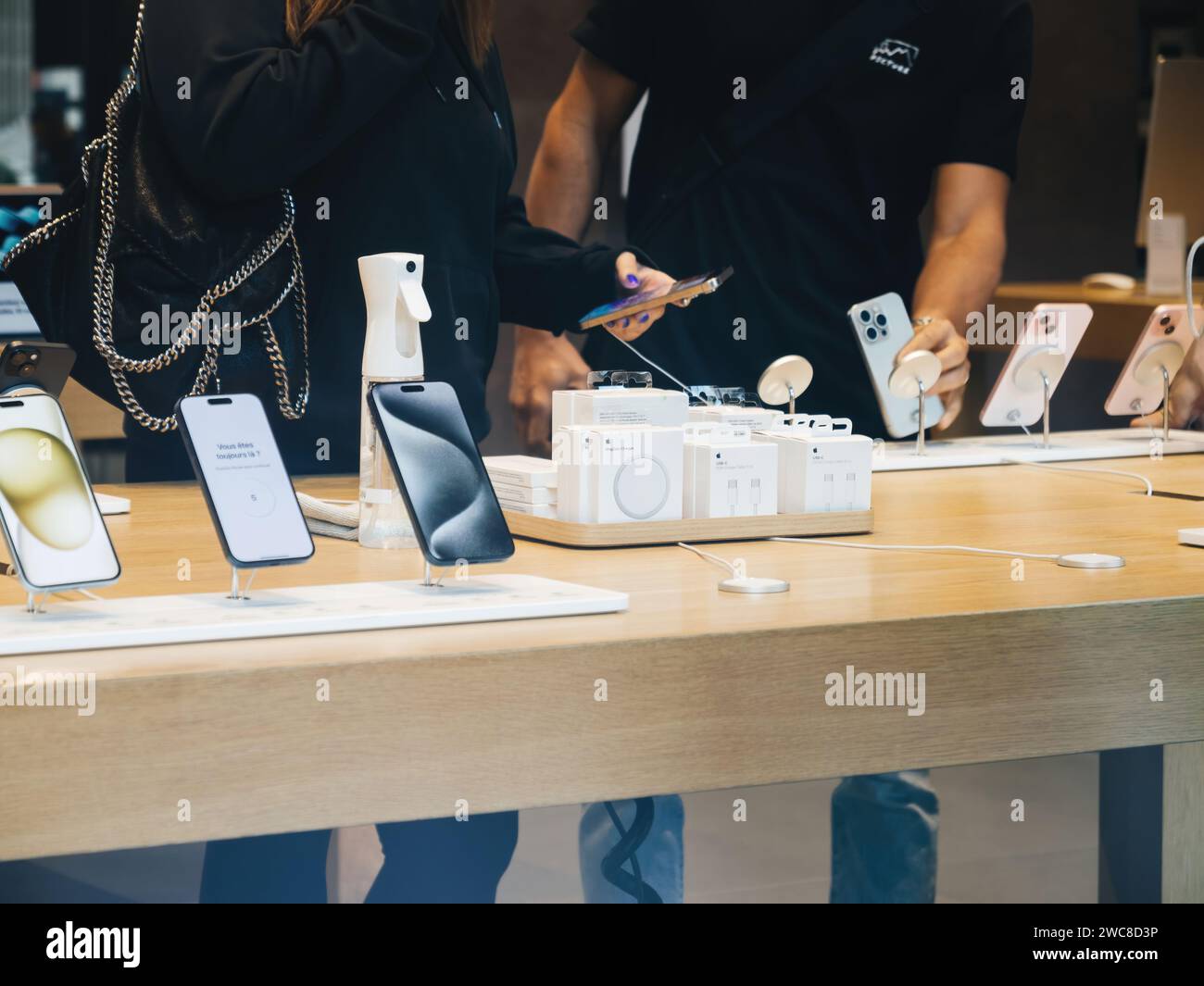 Apple product launch 2023 hi-res stock photography and images - Alamy