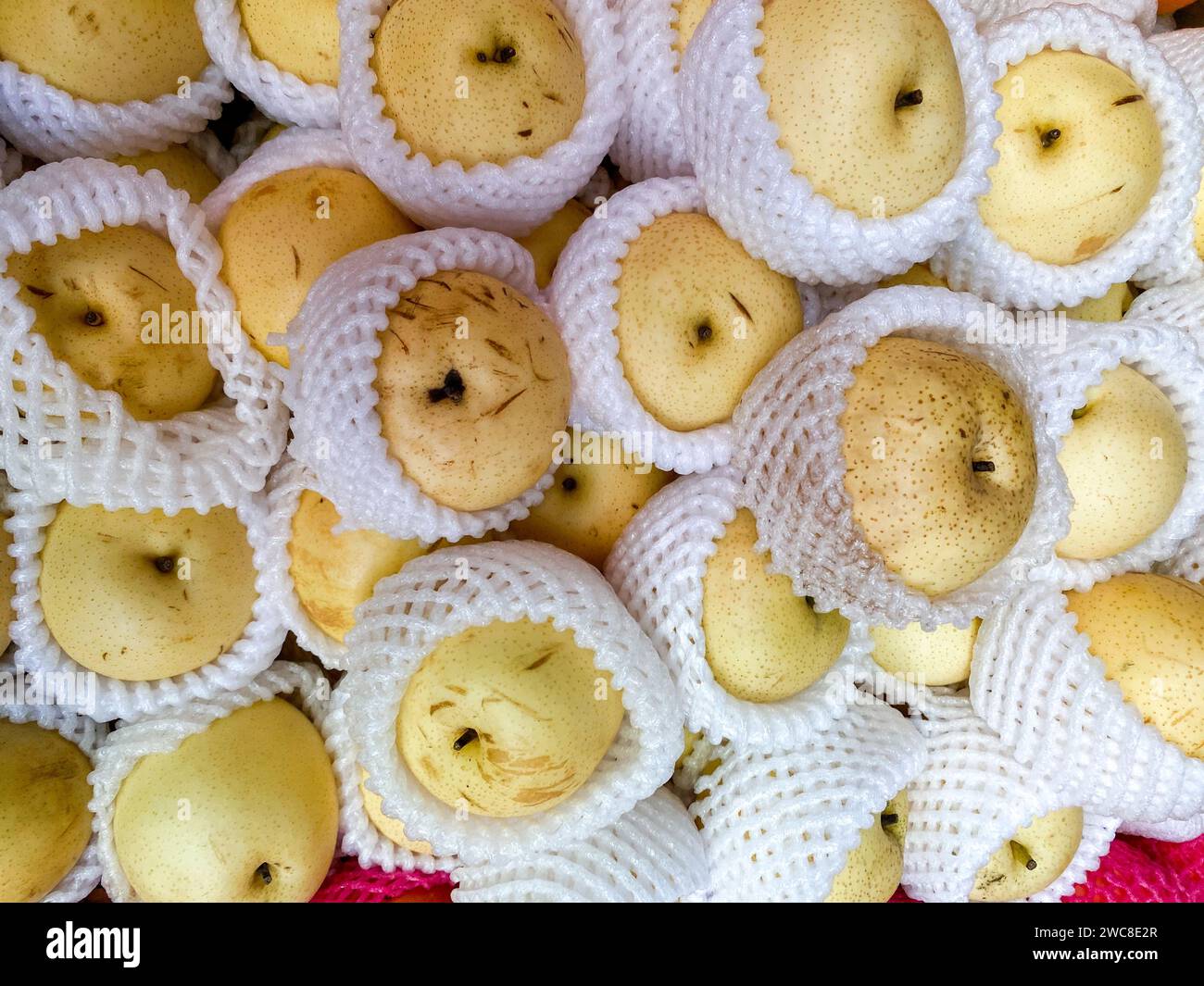 Chinese pear texture background in the market Stock Photo - Alamy