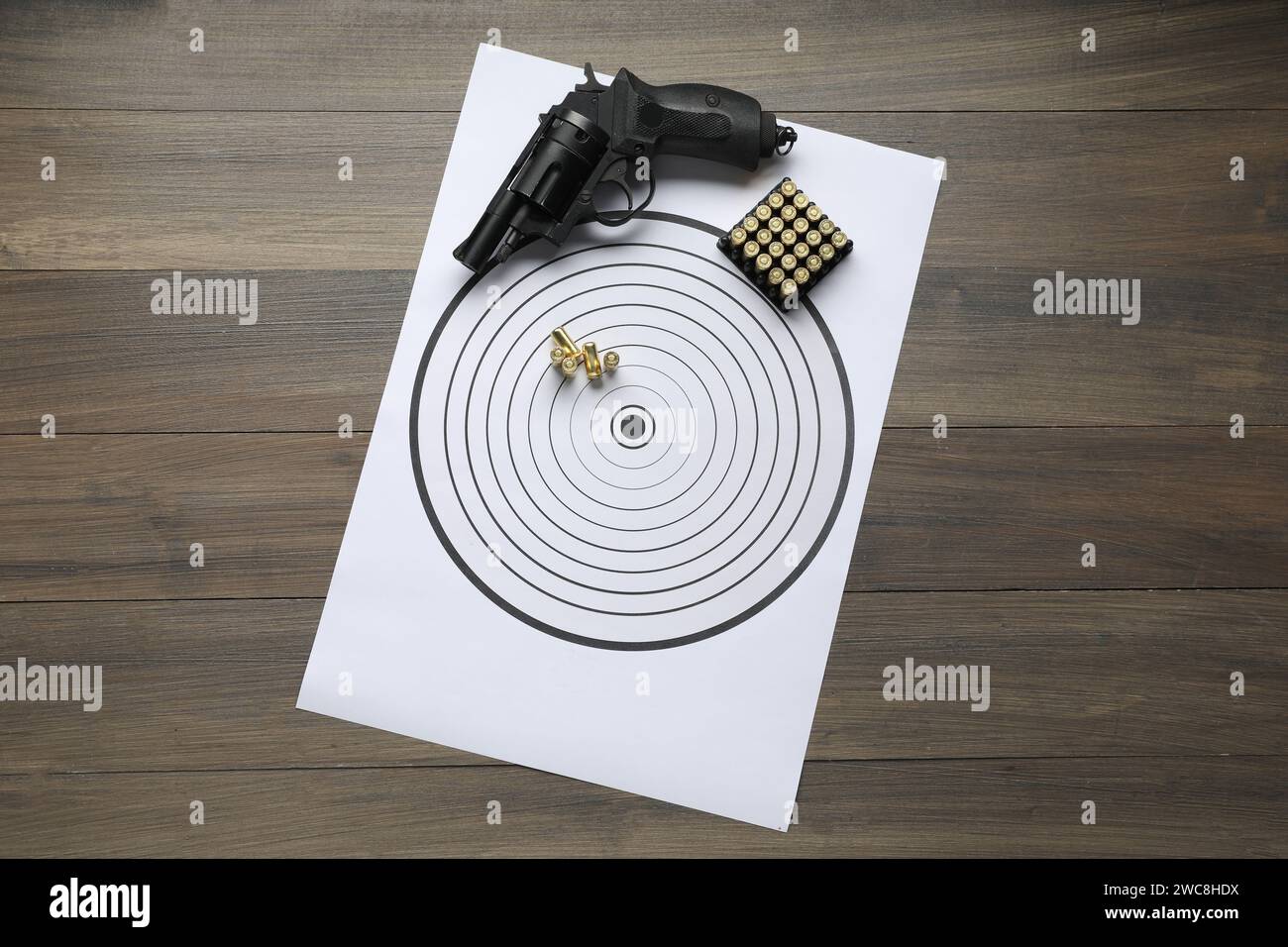 Bullseye target gun nobody hi-res stock photography and images - Alamy