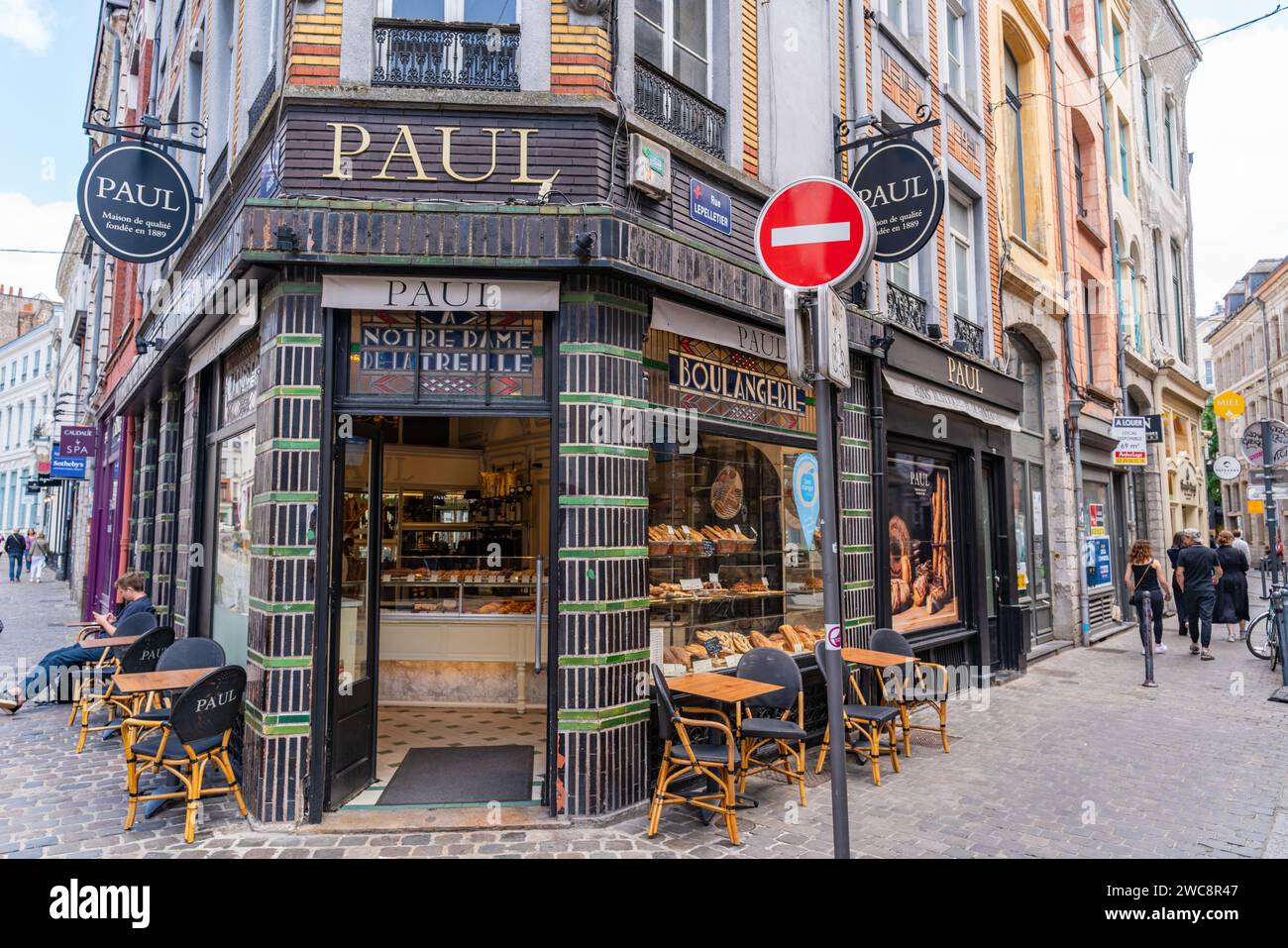 Paul bakery lille hi-res stock photography and images - Alamy
