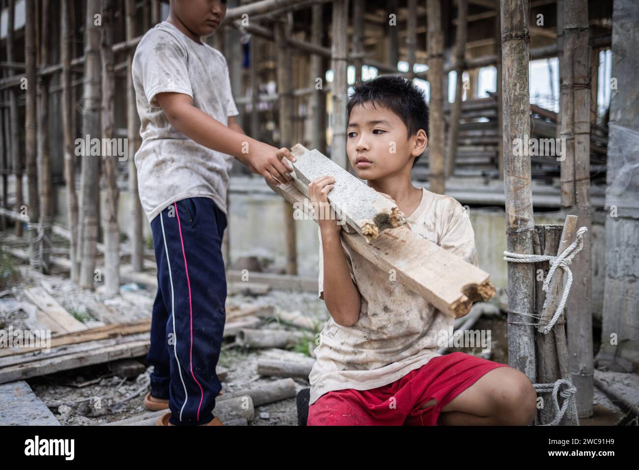 Poor children are forced to work construction, Violence children and ...