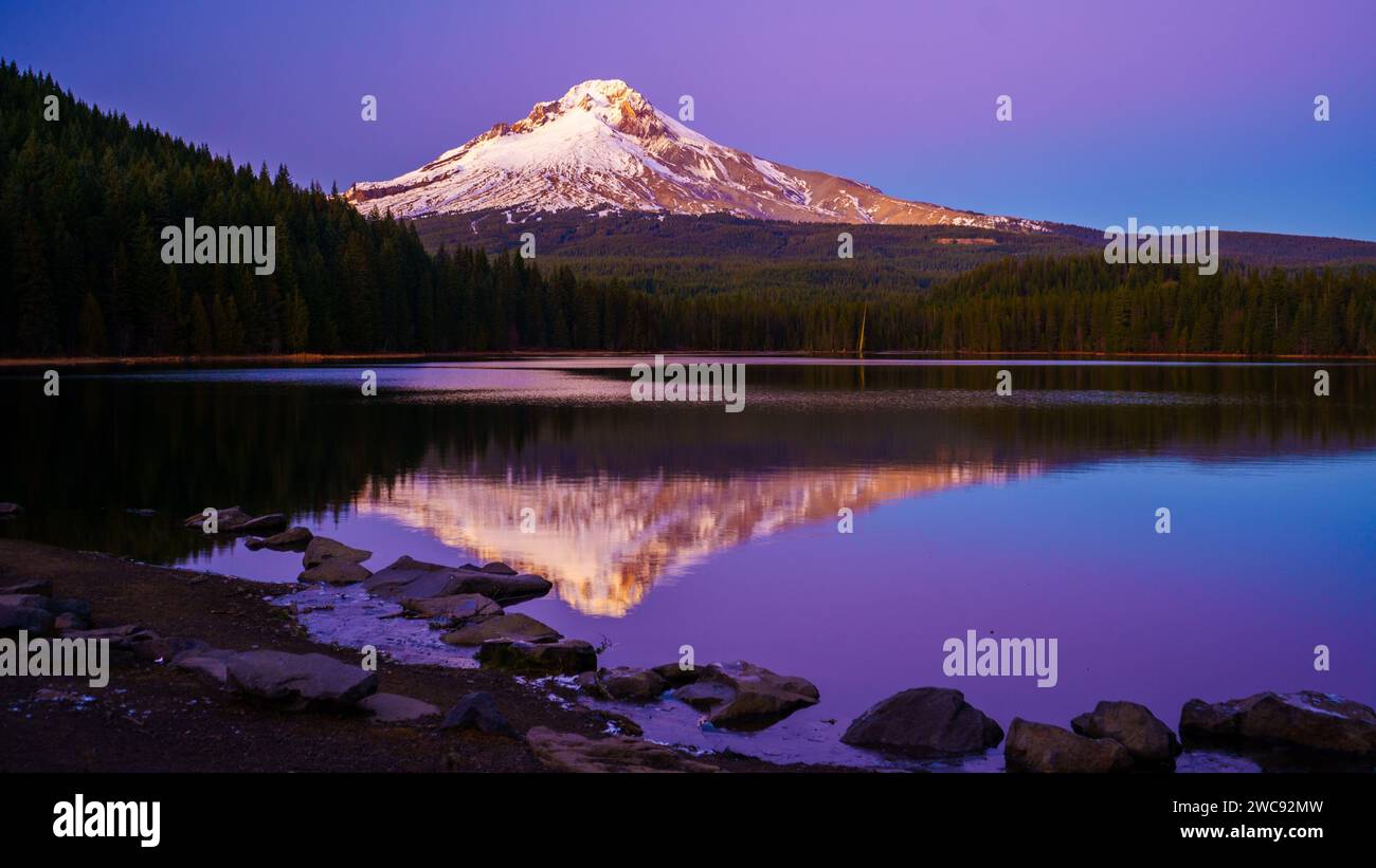 Mount Hood Sunset glow seen on the mountain and reflection on Trillium ...
