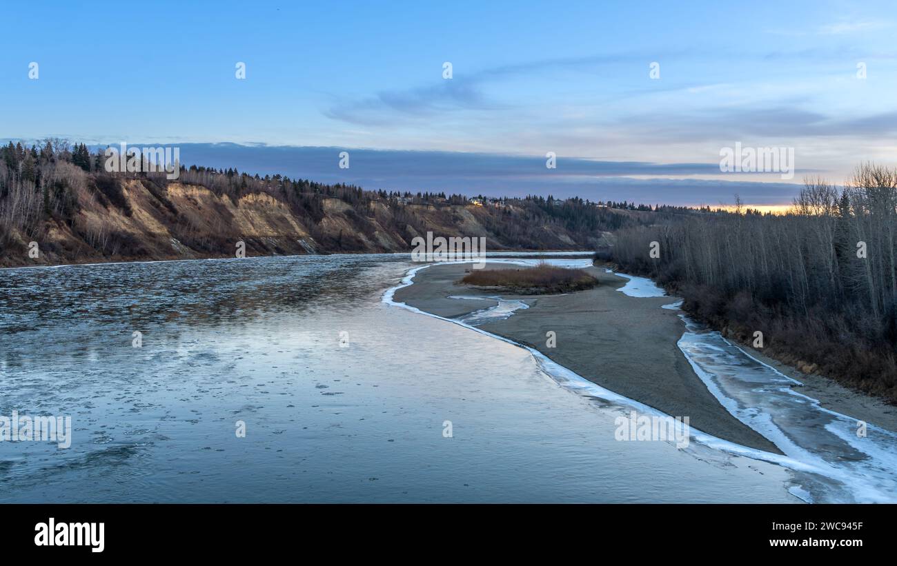 Edmonton north saskatchewan river hi-res stock photography and images ...