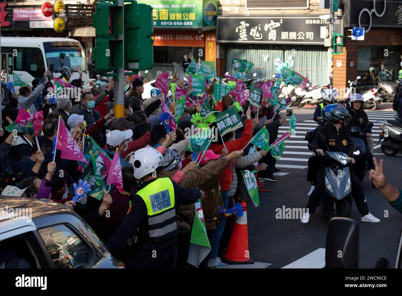 Taipei, Taiwan. 12th Jan, 2024. Supporters were waving their flags to ...