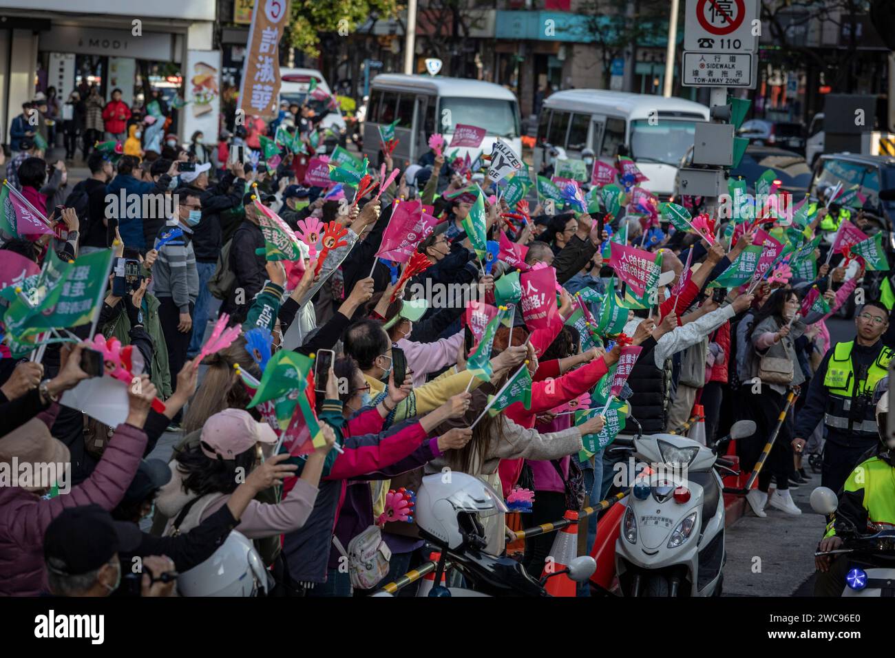 Taipei, Taiwan. 12th Jan, 2024. Supporters were waving their flags as ...