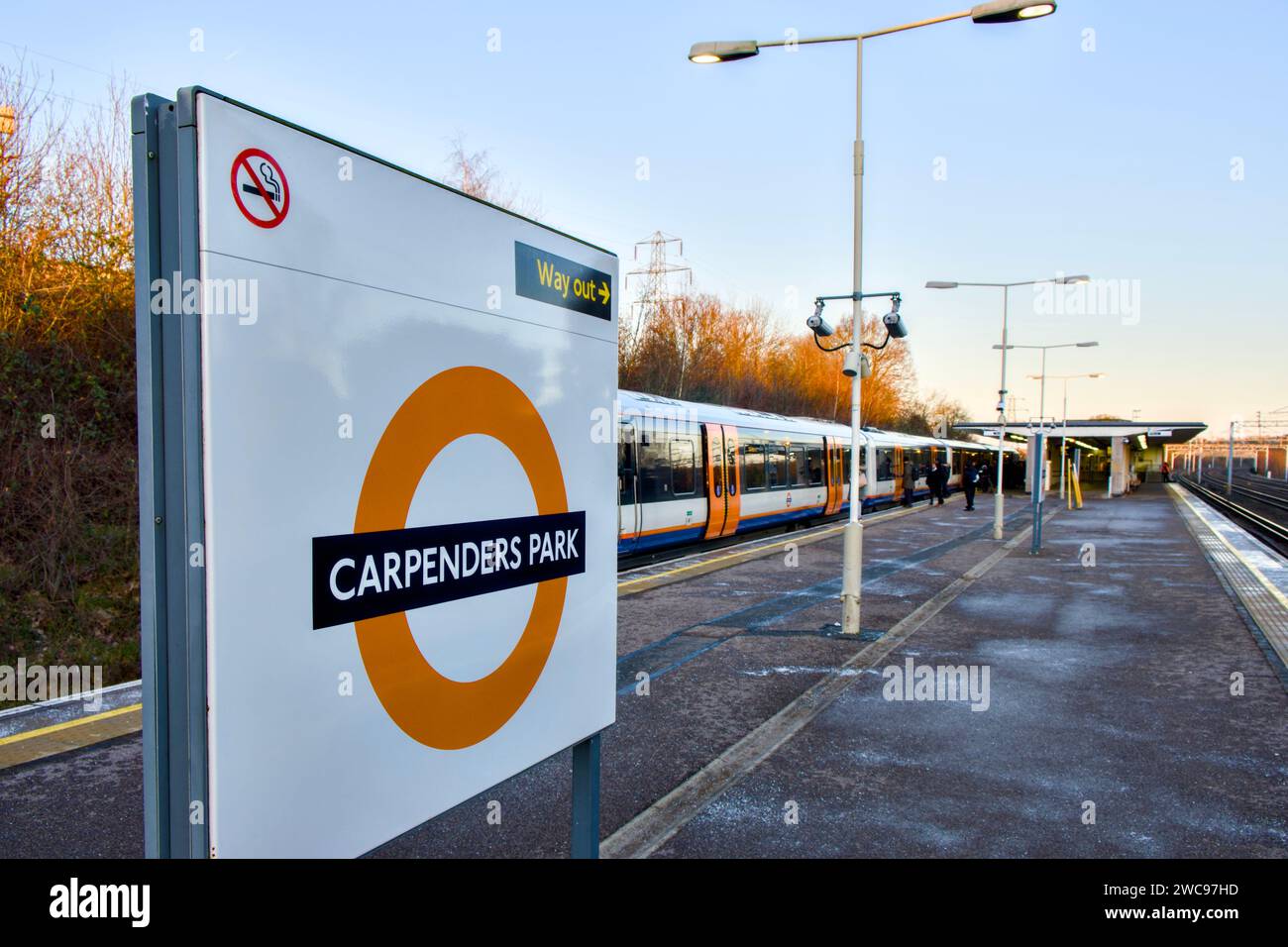 Carpenders park station hi-res stock photography and images - Alamy