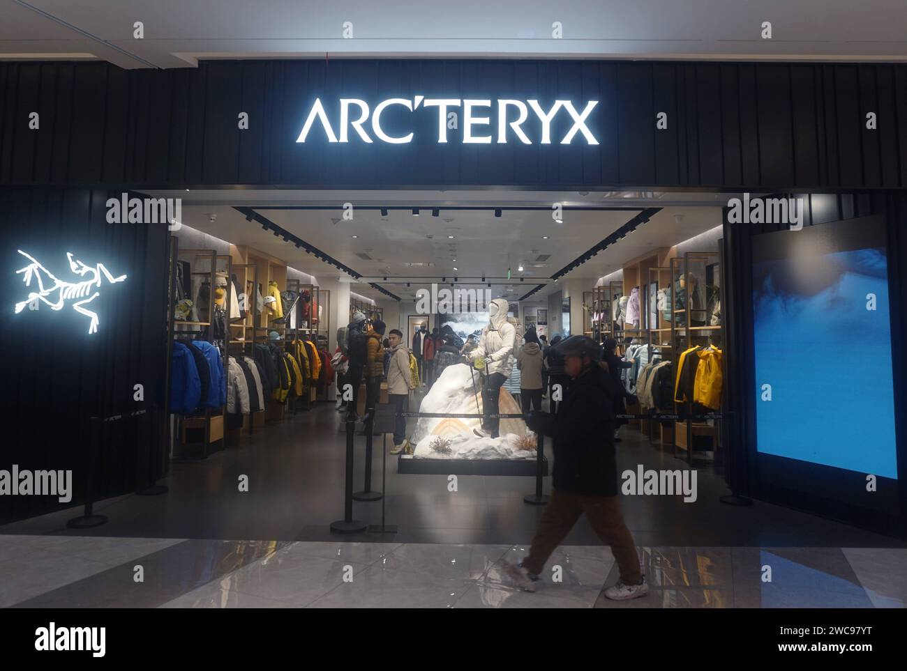 HANGZHOU, CHINA - JANUARY 13, 2024 - Customers buy Arc'teryx hardshell ...