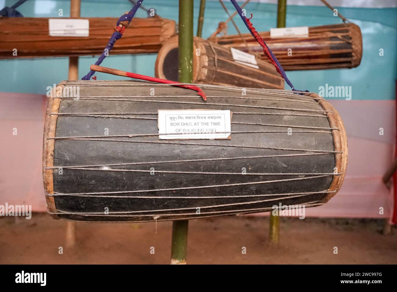 Mridangam hi-res stock photography and images - Alamy