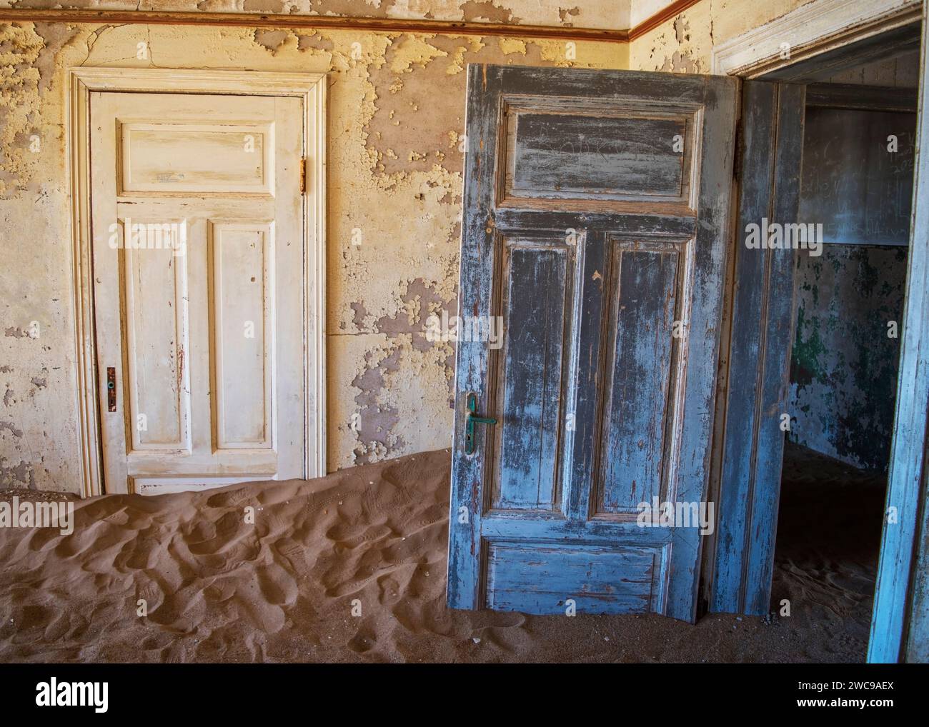 Kolmanskop Ghost Town Namibia Sand-Filled Buildings Former Diamand ...