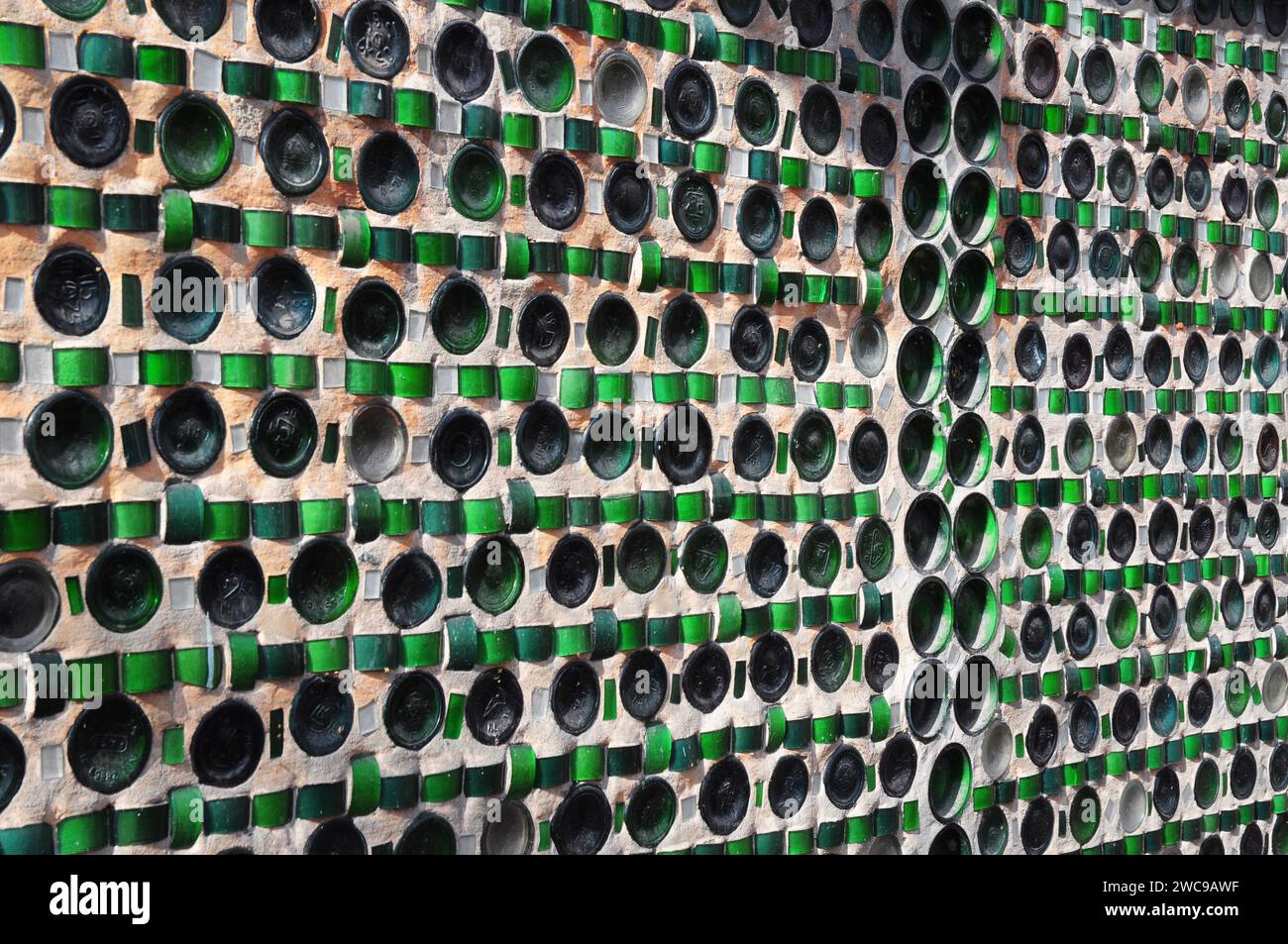 Glass bottles wall construction hi-res stock photography and images - Alamy