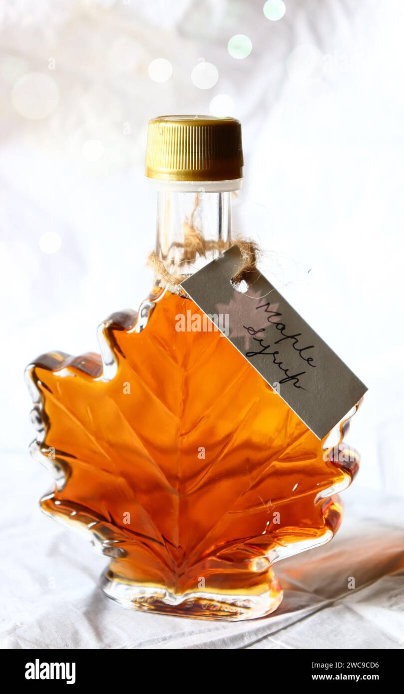 Maple syrup with handwritten tag hi-res stock photography and images ...