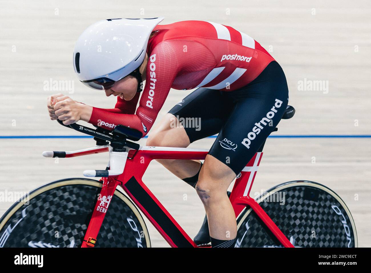 Apeldoorn, Netherlands. 14th Jan, 2024. Picture by Alex Whitehead/SWpix ...