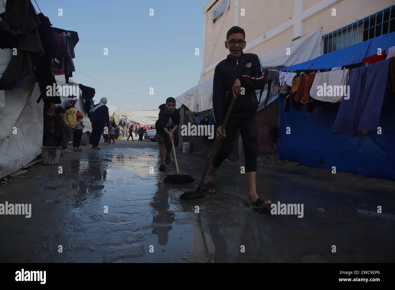 Gaza, Palestine. 14th Jan, 2024. Daily life of displaced Palestinians ...