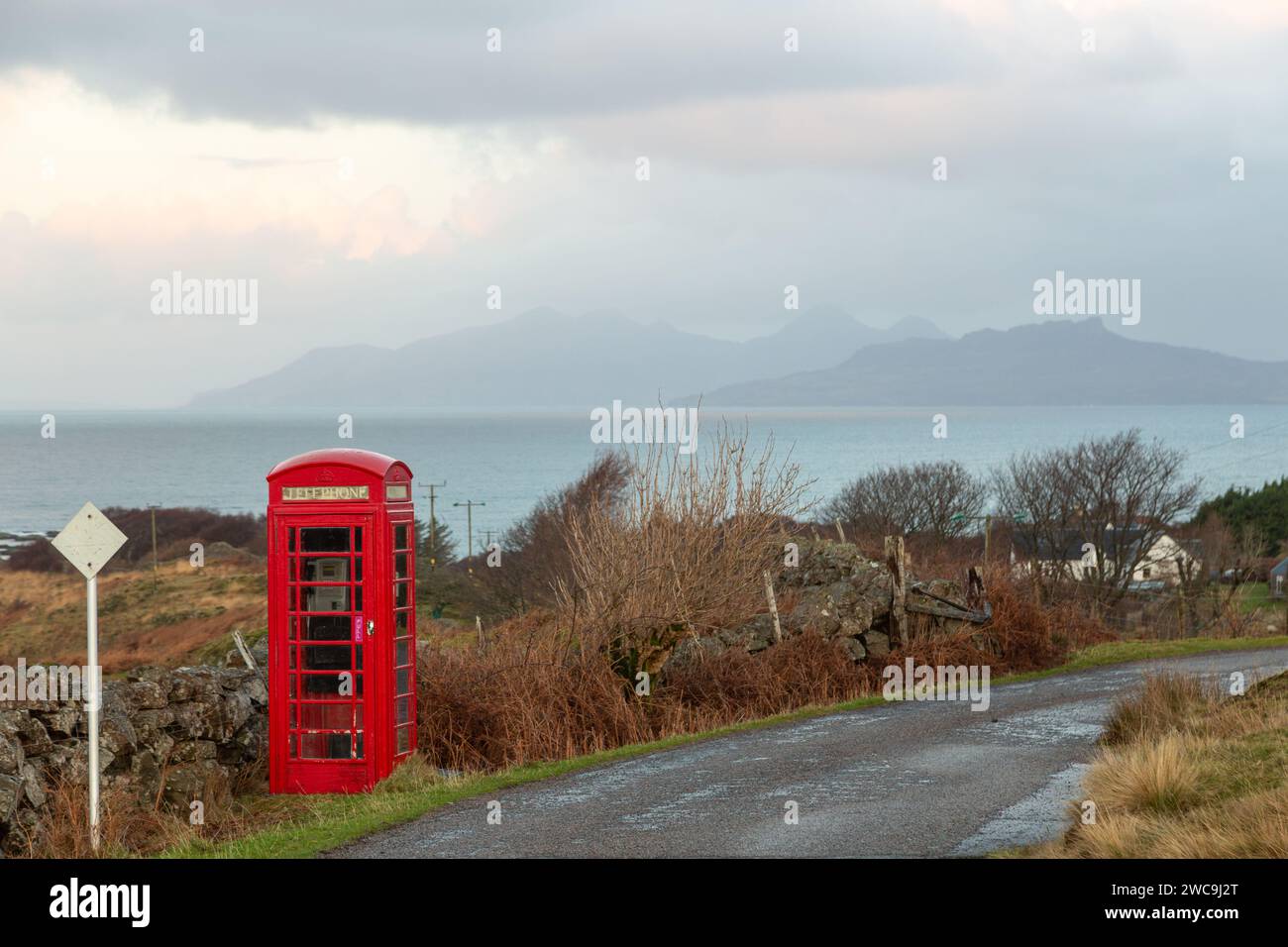 Scottish landscape the red telephone box hi-res stock photography and ...
