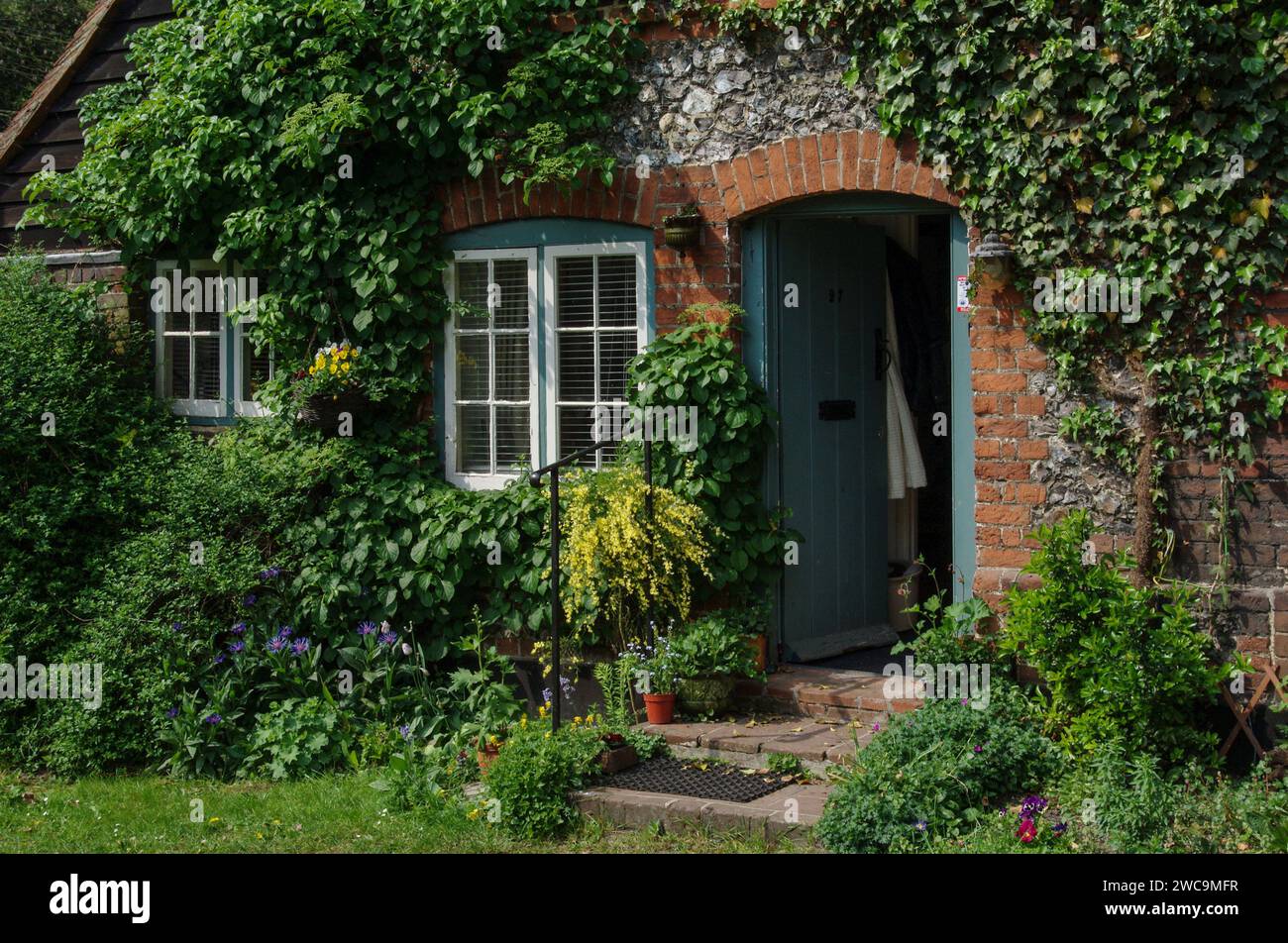 Inside cottage hi-res stock photography and images - Alamy