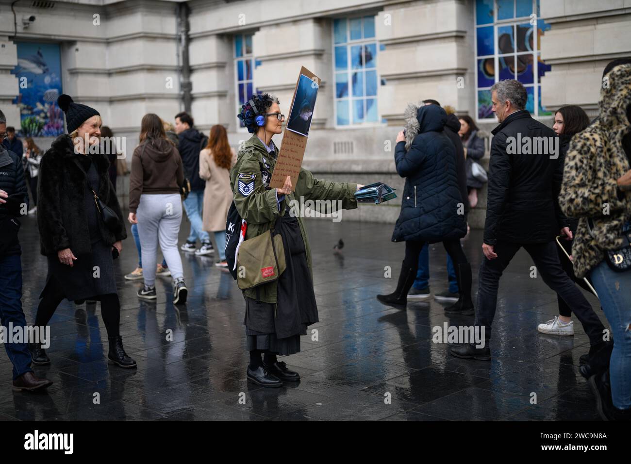 18th November 2023: A lone woman hands out leaflets outside the Sea ...
