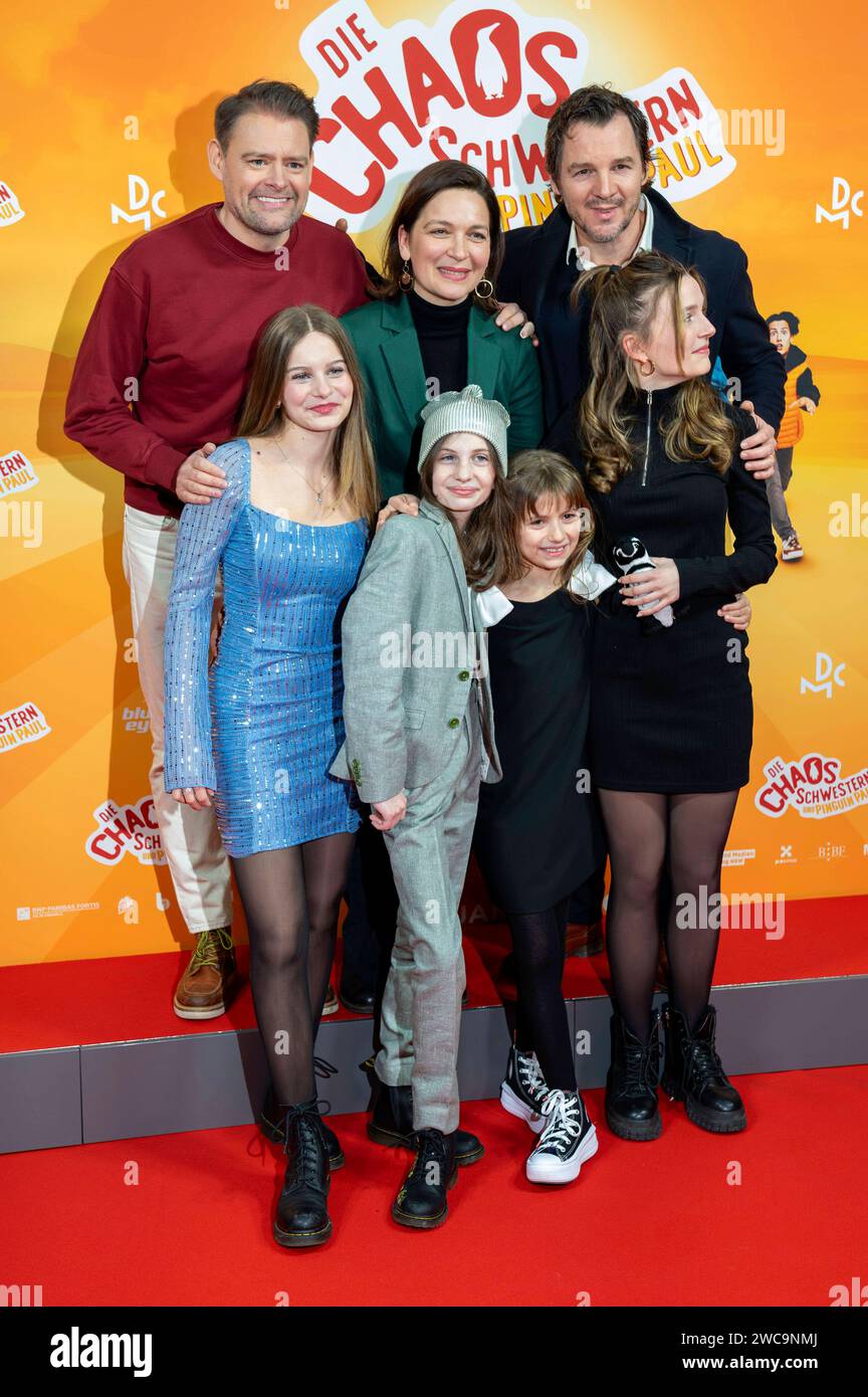 Max Giermann, Barbara Romaner, Felix Klare, Lilit Serger, Cara Vondey ...
