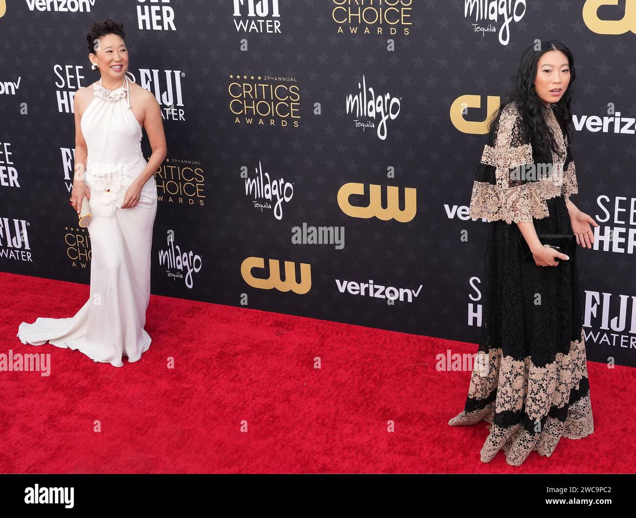 Los Angeles, USA. 06th Dec, 2022. (L-R) Sandra Oh and Awkwafina at the ...