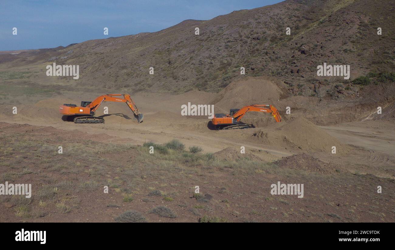 Hitachi bagger hi-res stock photography and images - Alamy