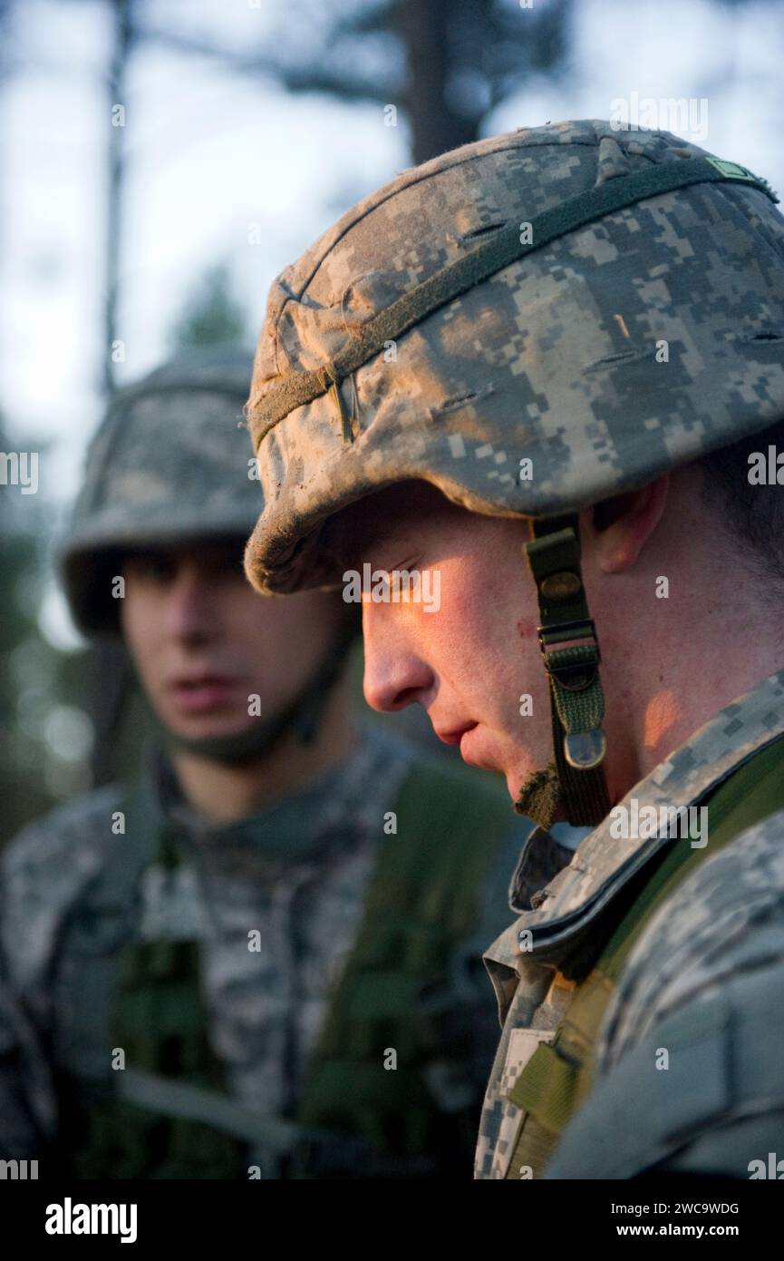Exercise camouflage clothing hi-res stock photography and images - Alamy