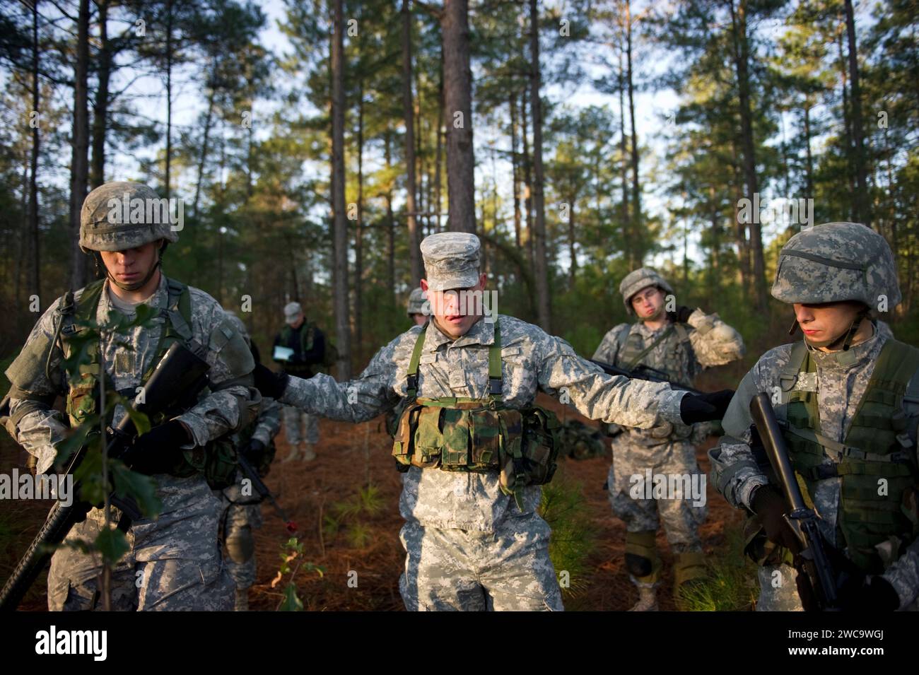 Soldiers learn how to tactically cross a road during a field training ...
