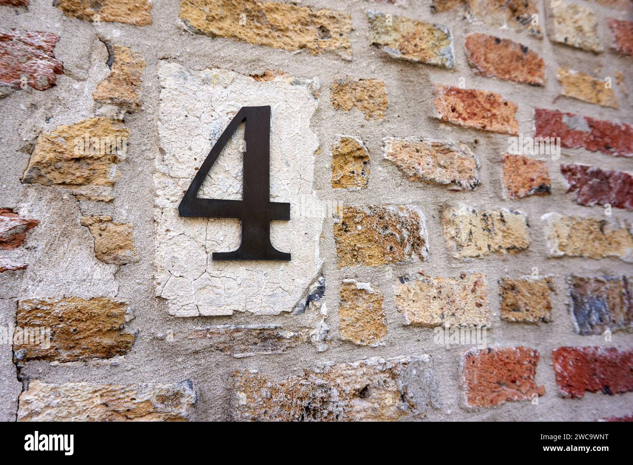 Number 4 door hi-res stock photography and images - Alamy