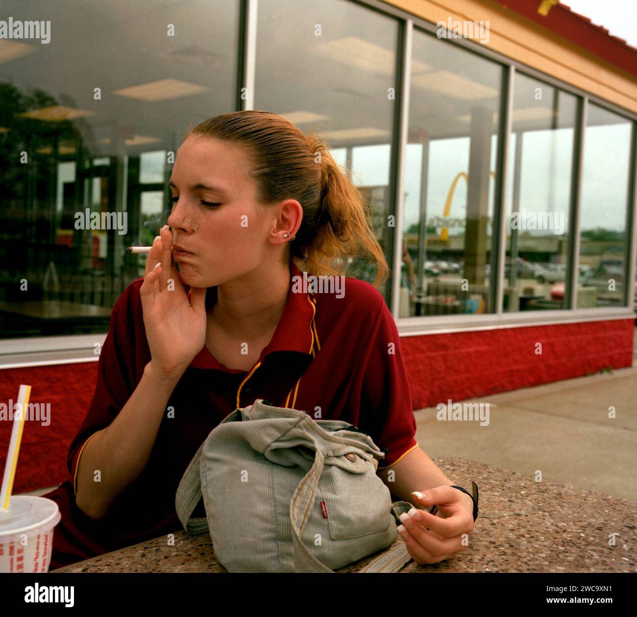 Mcdonalds employee hi-res stock photography and images - Alamy
