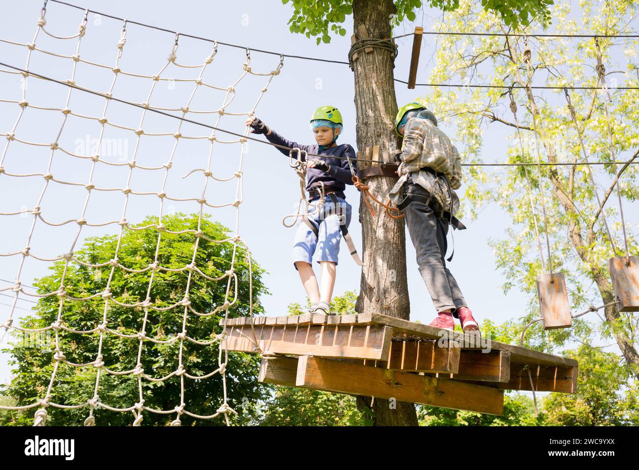 Net spend hi-res stock photography and images - Alamy