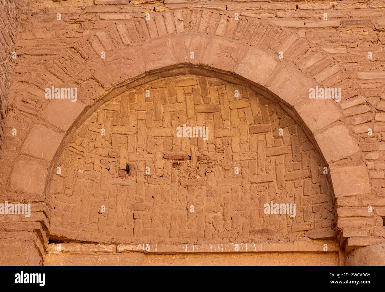 detail of interlacing (hazarbaf) brickwork decoration, main courtyard ...