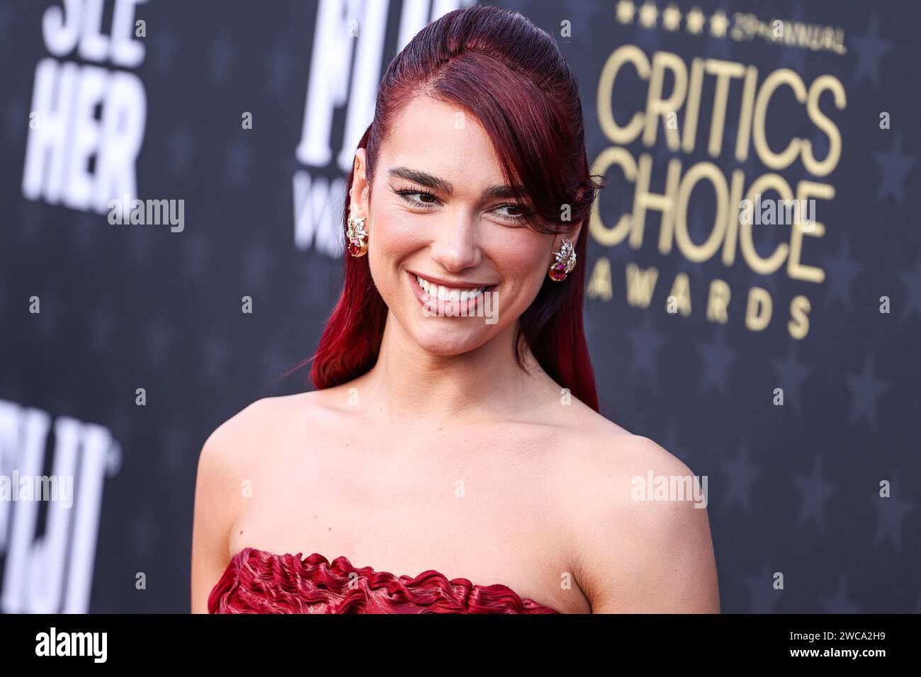 Dua lipa 2024 red dress hi-res stock photography and images - Alamy