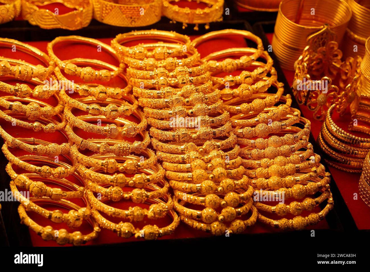 Silver jewellery istanbul hi-res stock photography and images - Alamy