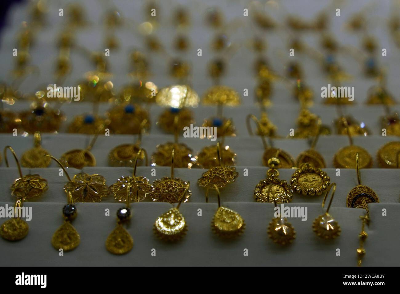 Turkish gold jewellery with lot of gold on it hi-res stock photography ...