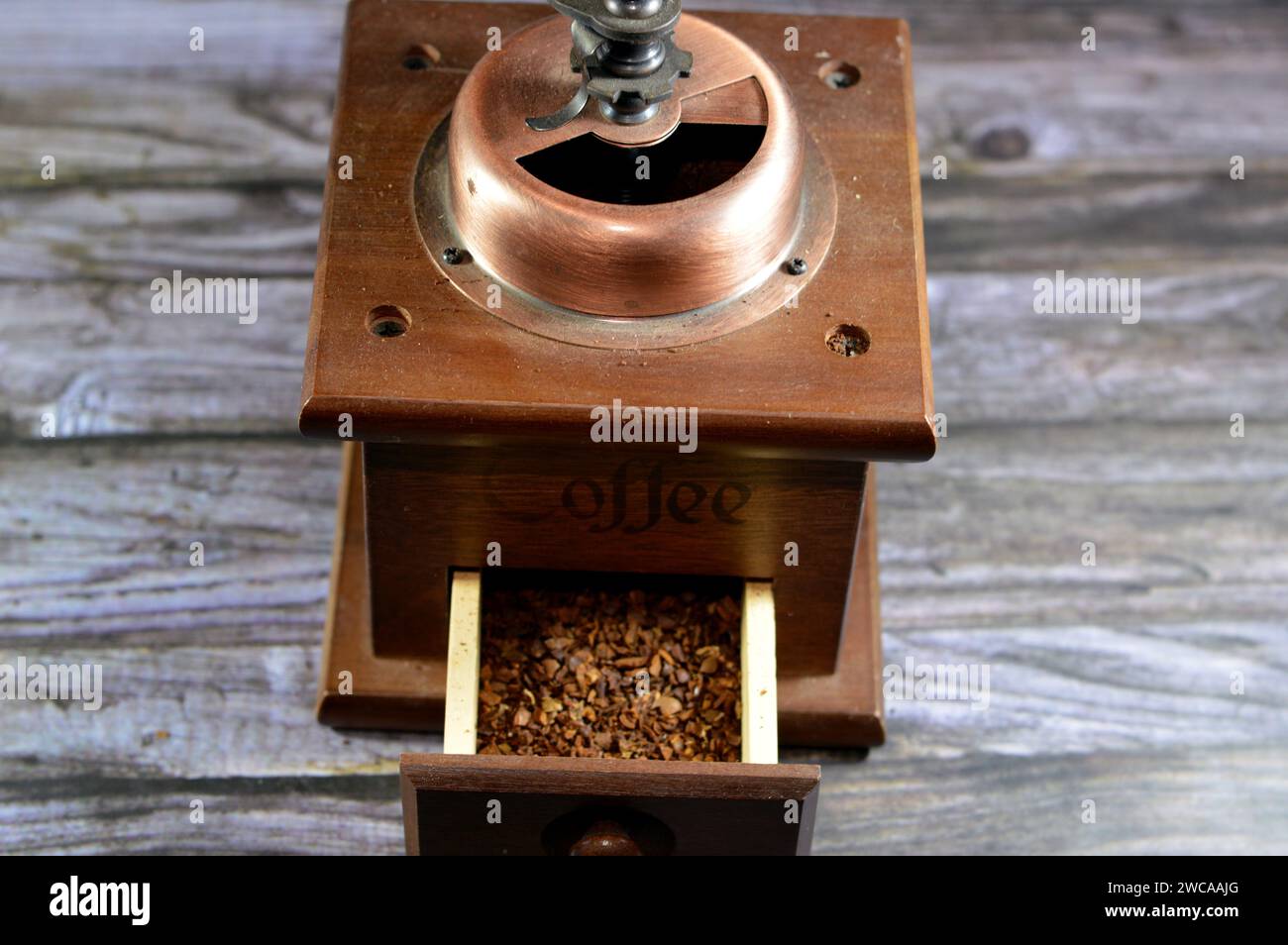 Hand crank grain mill isolated hi-res stock photography and images - Alamy
