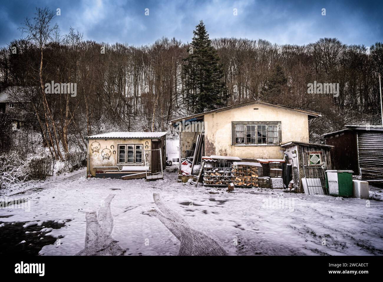 Rough out house building hi-res stock photography and images - Alamy