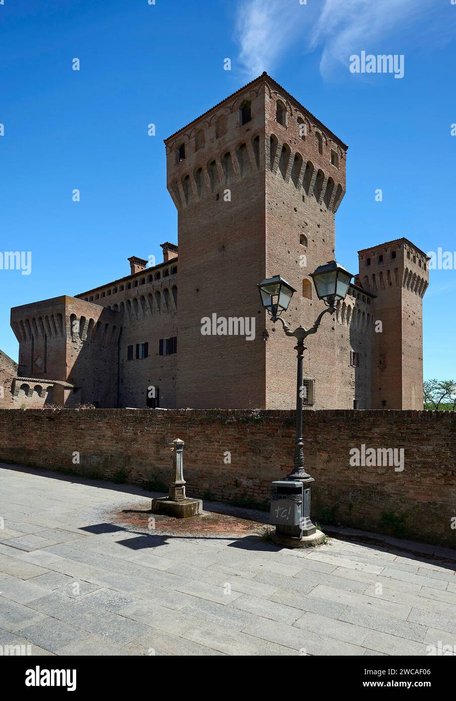 Castle of vignola hi-res stock photography and images - Alamy