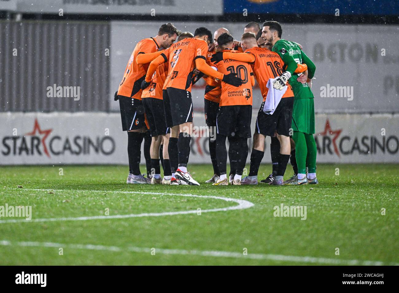 Geel, Belgium. 14th Jan, 2024. Team Deinze pictured before a soccer ...