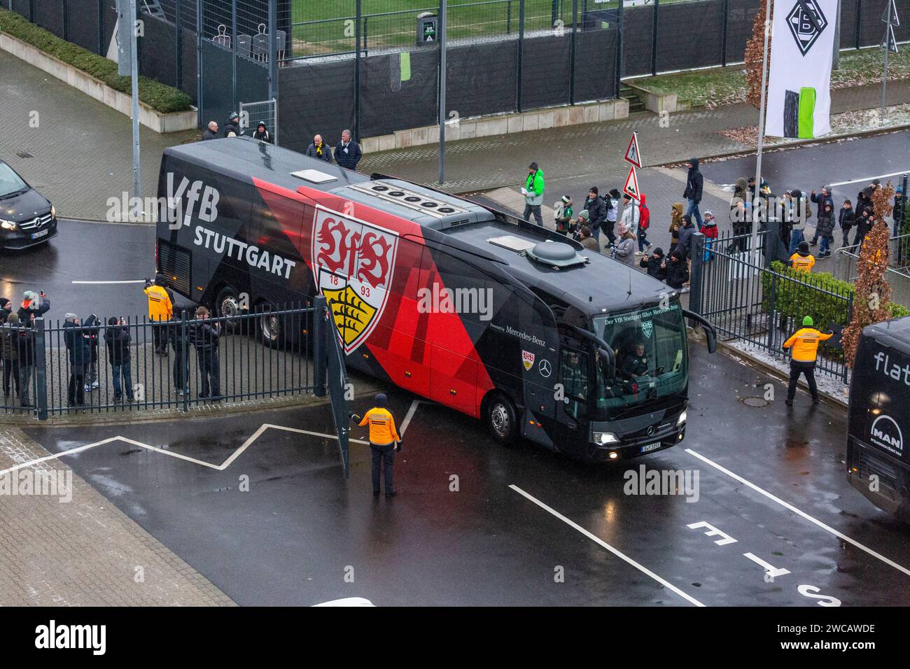 Bus vs car hi-res stock photography and images - Alamy