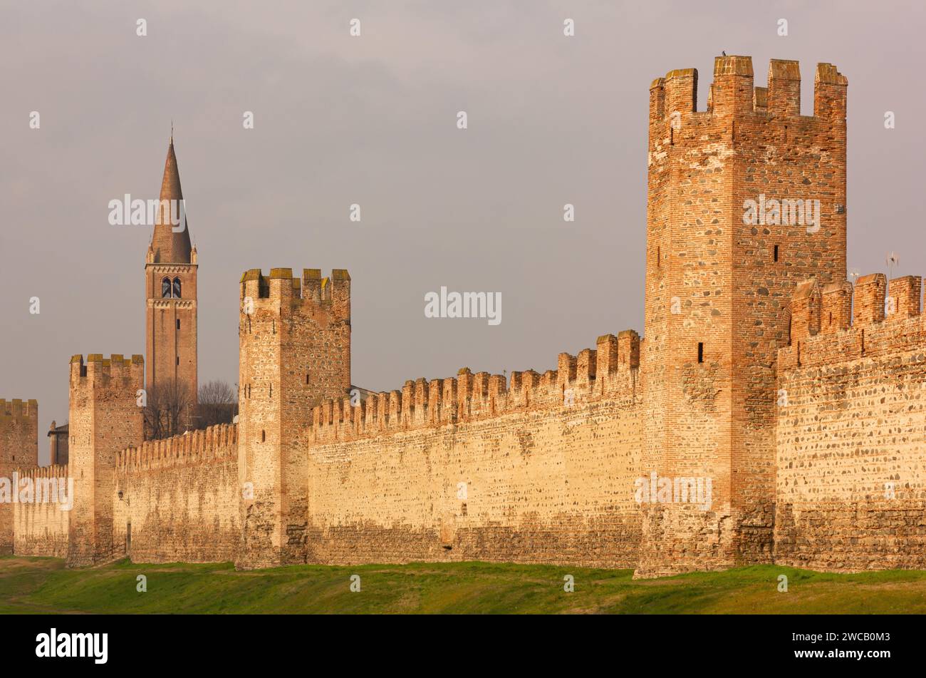 Medieval walls of Montagnana, Italy, amongst the best preserved in ...