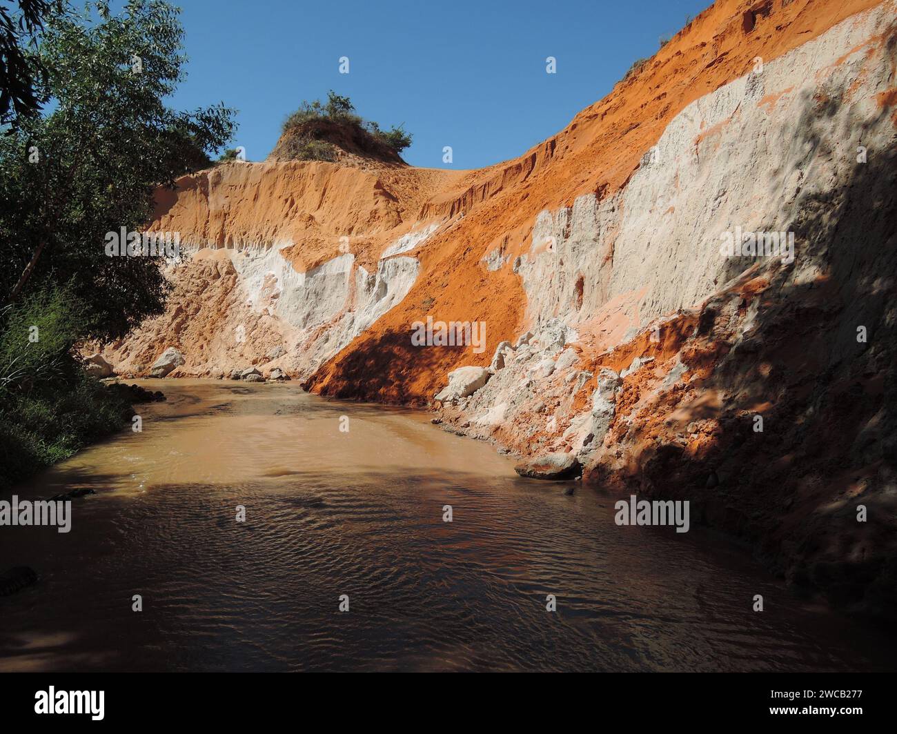 Fairy Stream Canyon,The muddy waters of the Fairy River(Suoi Tien ...