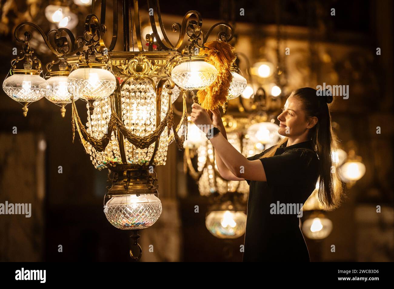 Ballroom with chandeliers hi-res stock photography and images - Alamy