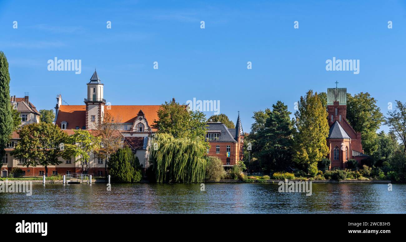 Old Villas And New Houses, Spreeufer, Spreepromenade, Köpenick, Treptow ...
